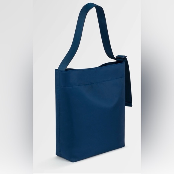 Bags | Nwt Fablou Mia Bag Navy | Poshmark